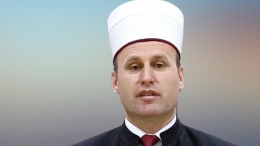 Bujar Spahiu uron besimtarët për Fitër Bajram, pas një muaj agjërimi ...