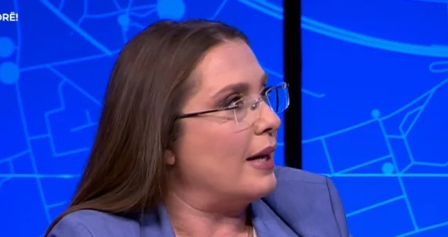 “Bënë xhiro me makinë me 40-vjeçarin, pastaj shkuan në hotel ...