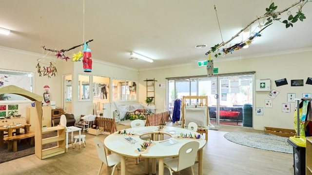 Dyshohet për abuz*m të qindra fëmijëve në çerdhe, tr*nditet Australia ...